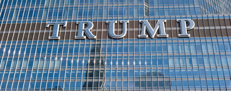 Chicago. Its Architecture. A Sign. And A Name. – TOUR THROUGH A LENS