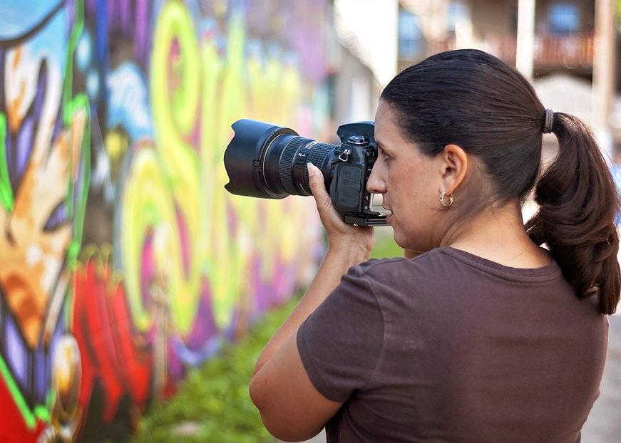 How To Hold Your Camera Properly And 3 Reasons It Matters – TOUR ...